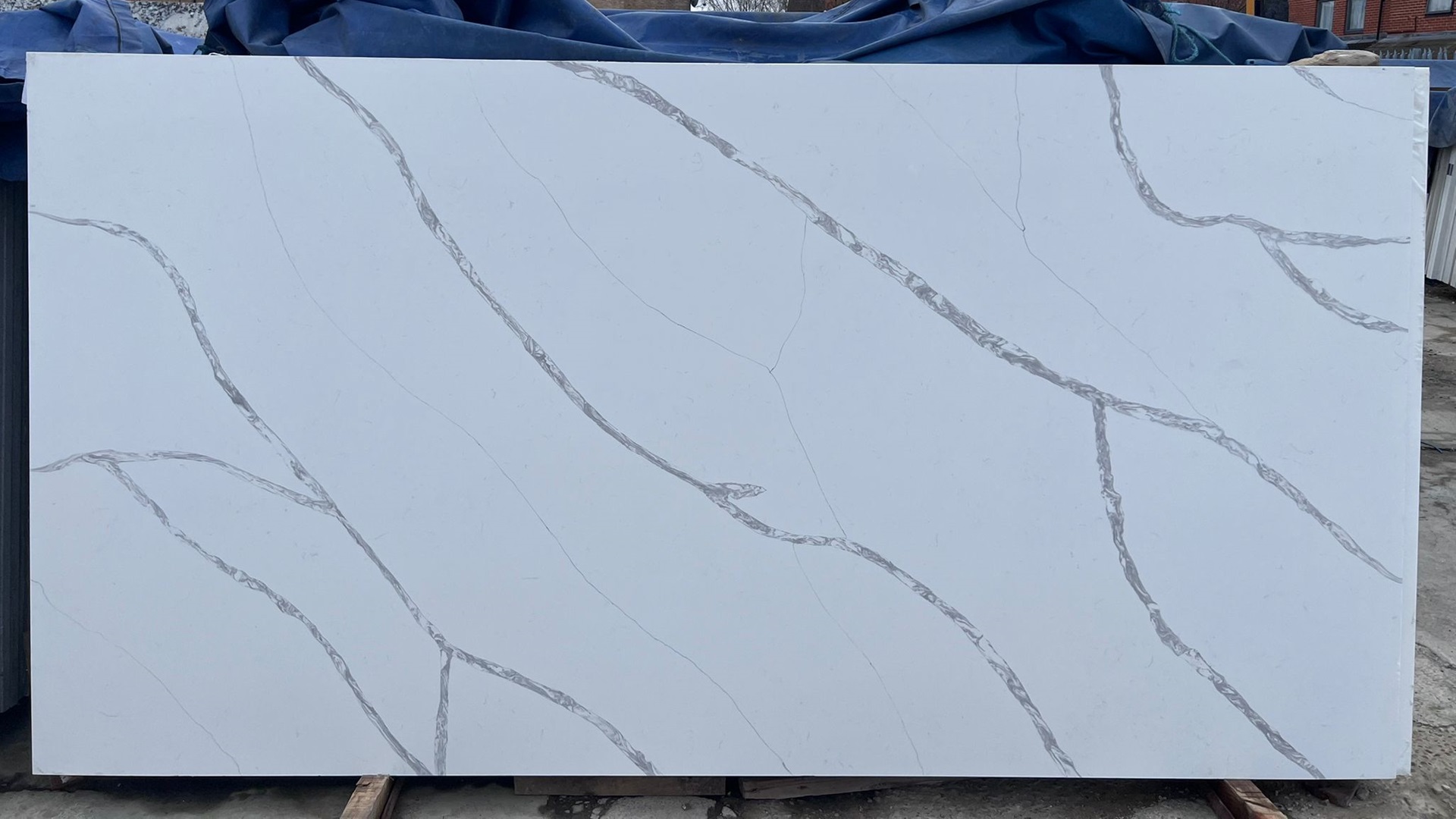 River White Jumbo | Best Quartz Worktops Near Me | Quartz Collection in ...