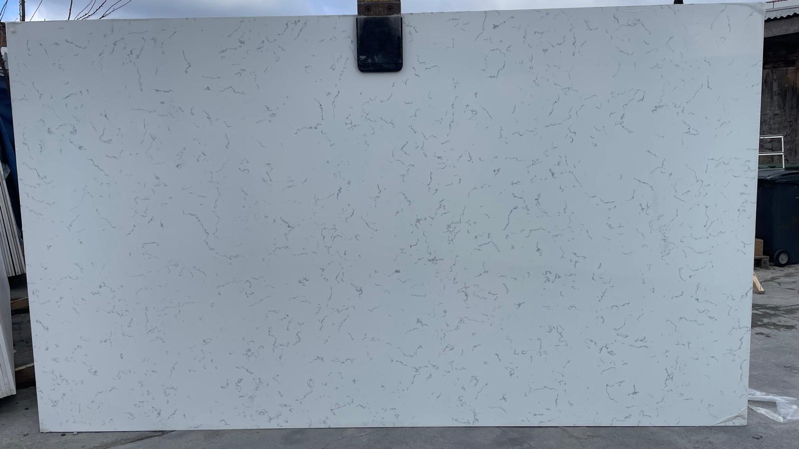 Carrara Supreme Super Jumbo (Zero Silica)